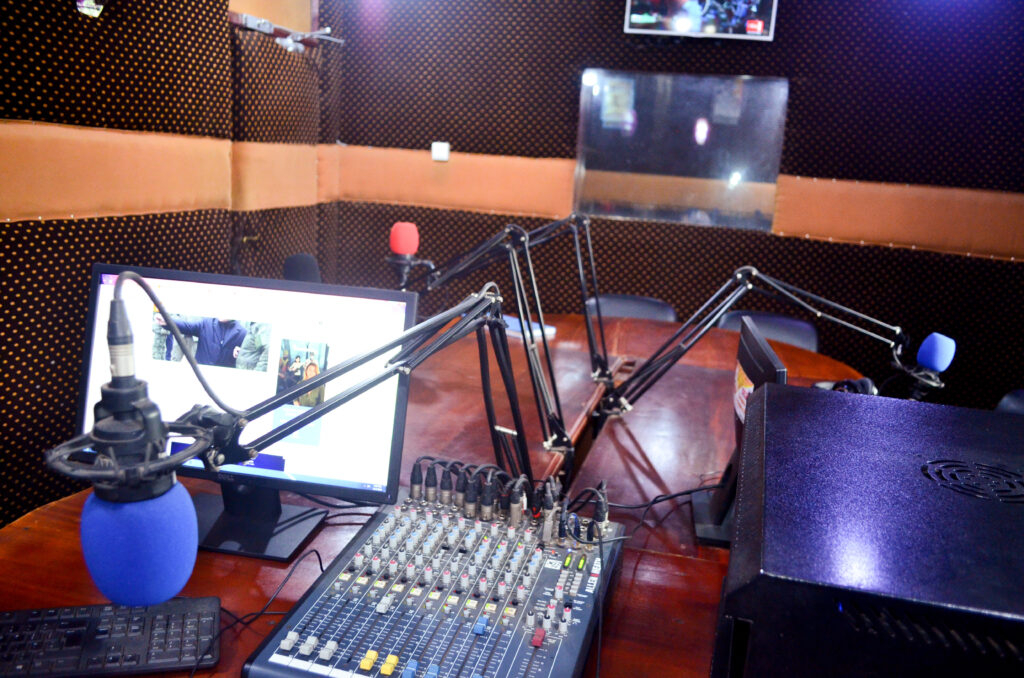 KDR FM - Iraka Lya Boona